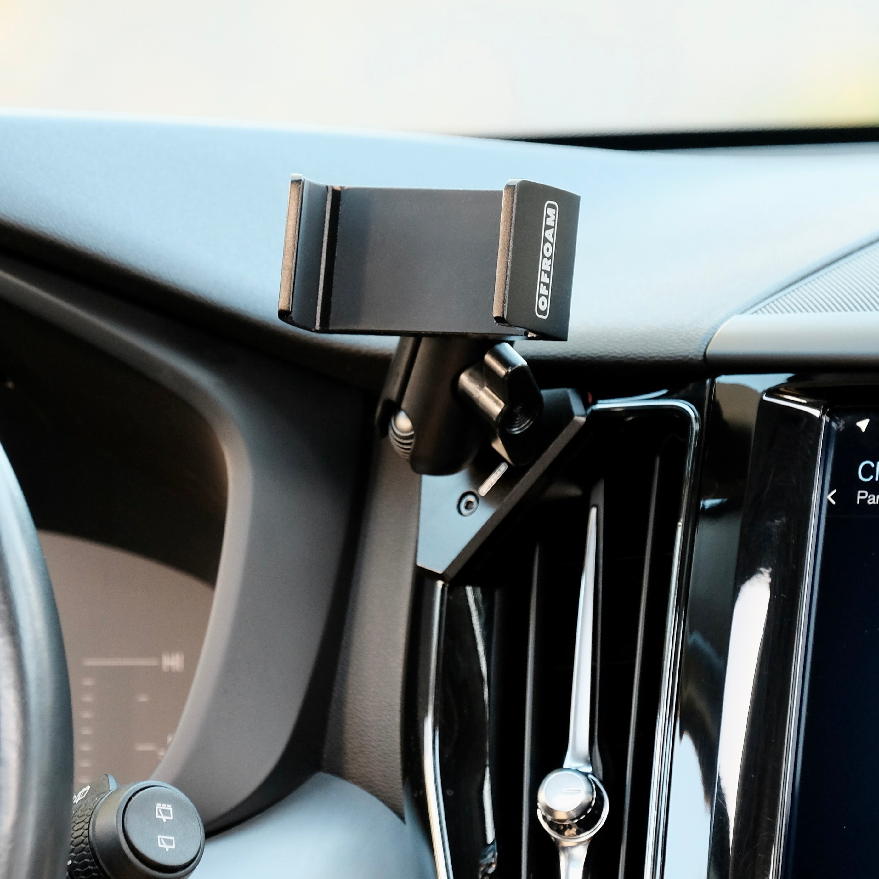 2018-2026 Volvo XC60 Phone Mount – OFFROAM