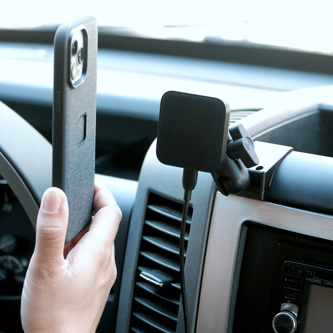 Mercedes-Benz Phone Mounts & MagSafe – OFFROAM