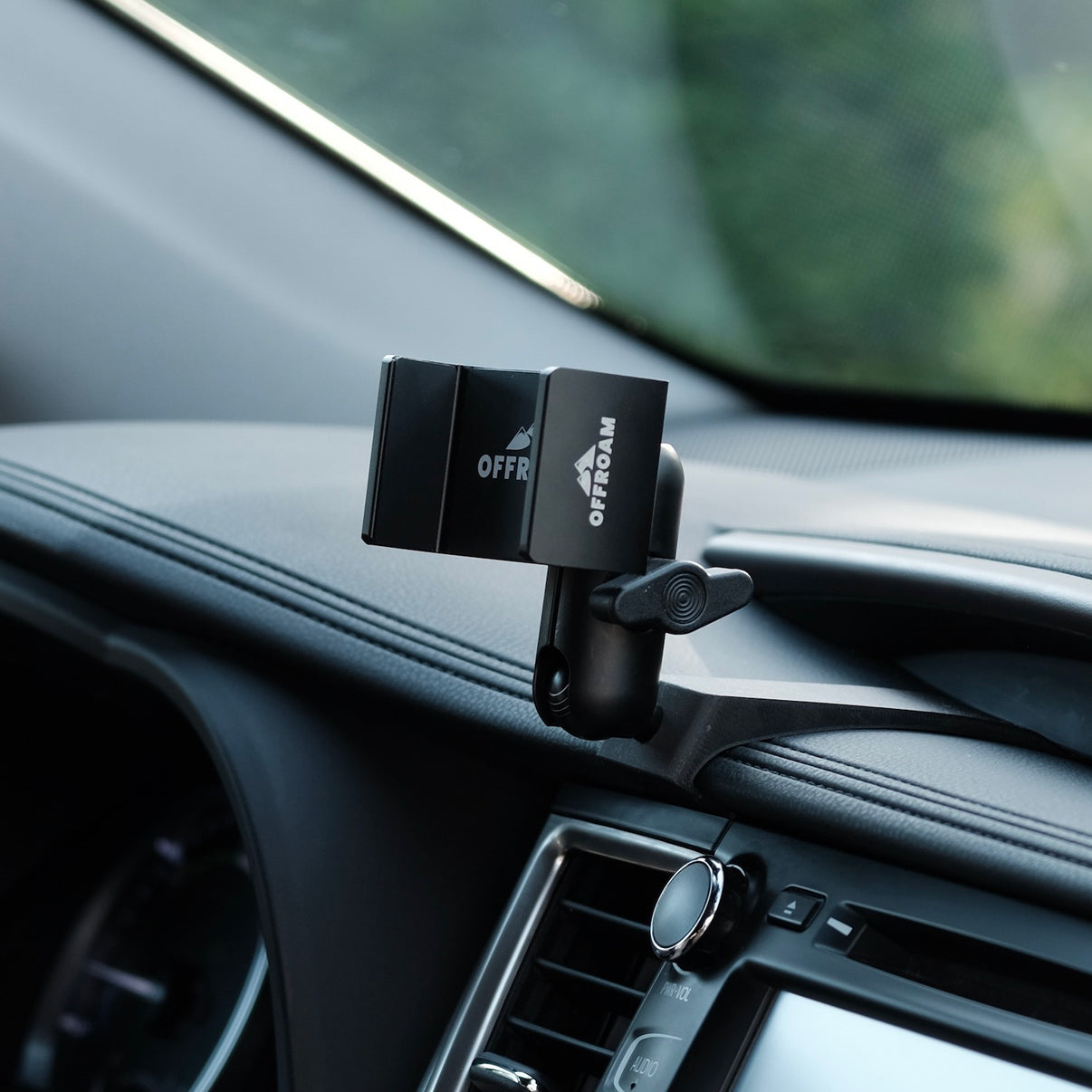 2014-2019 Toyota Highlander Phone Mount – OFFROAM